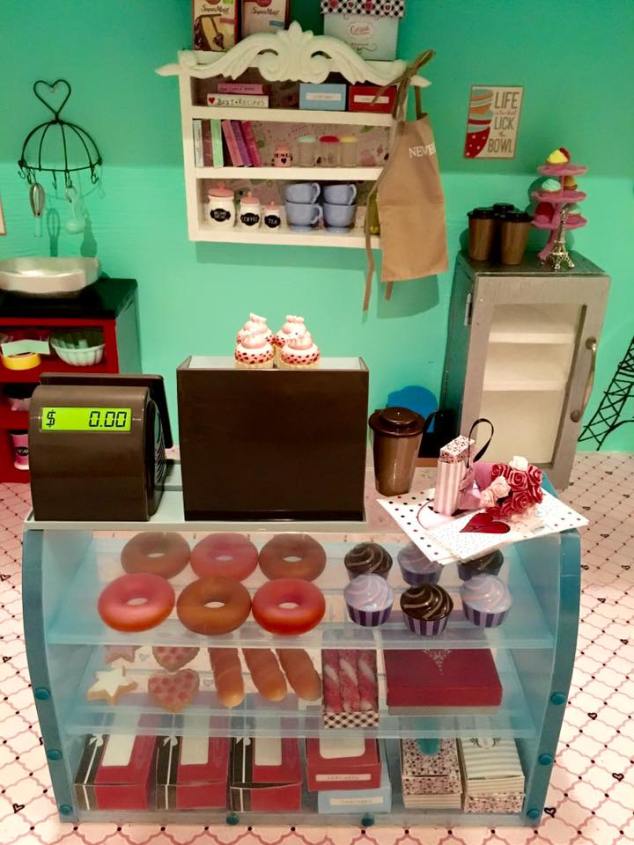 GRACE’S BAKERY REVEAL! | Faking It Mostly