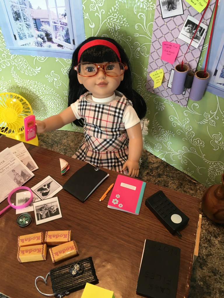 KIT’S REPORTER SET | Faking It Mostly