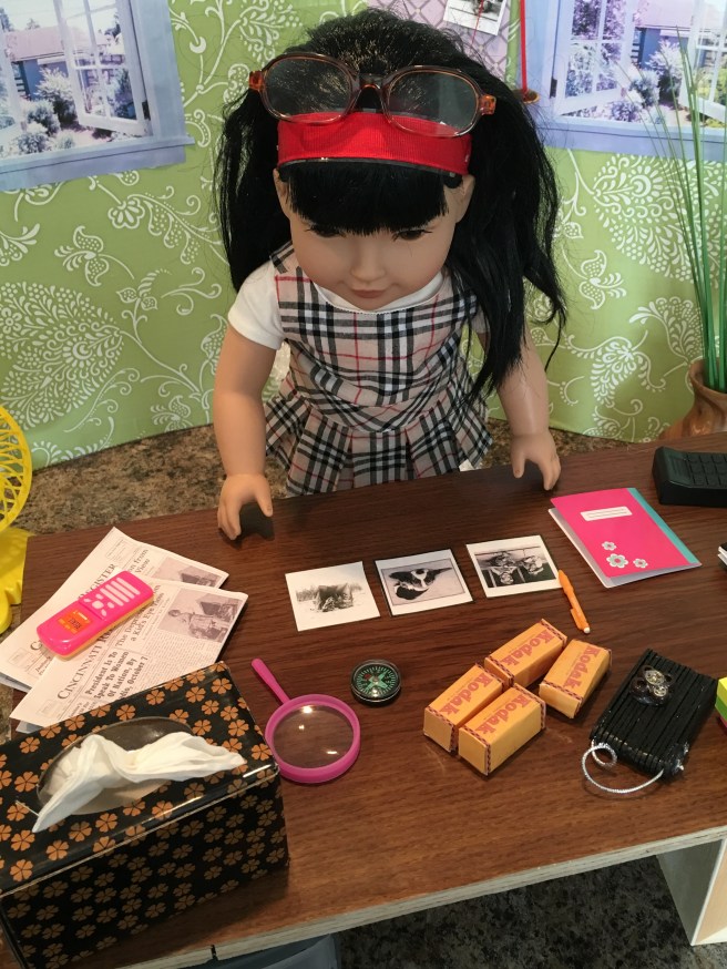 KIT’S REPORTER SET | Faking It Mostly