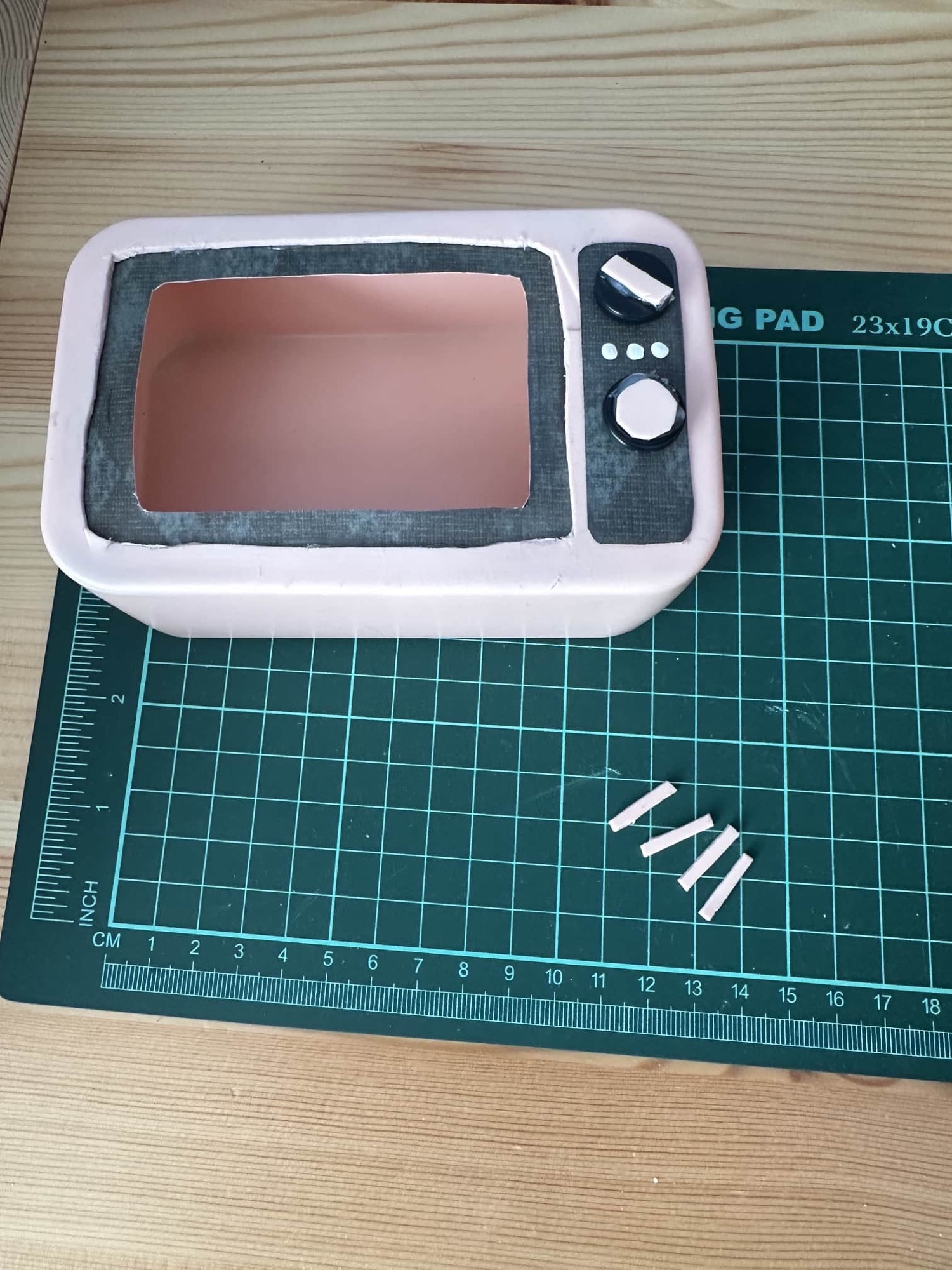 DIY RETRO TV | Faking It Mostly